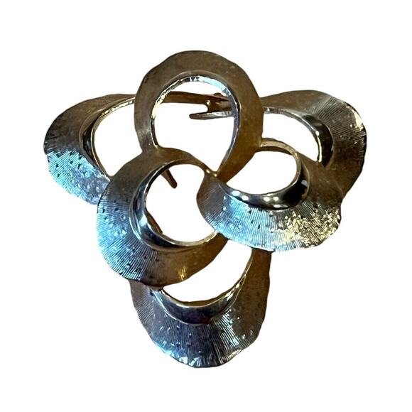 Unbranded | Jewelry | Vintage Triangle Gold Tone Interlocking Circles ...